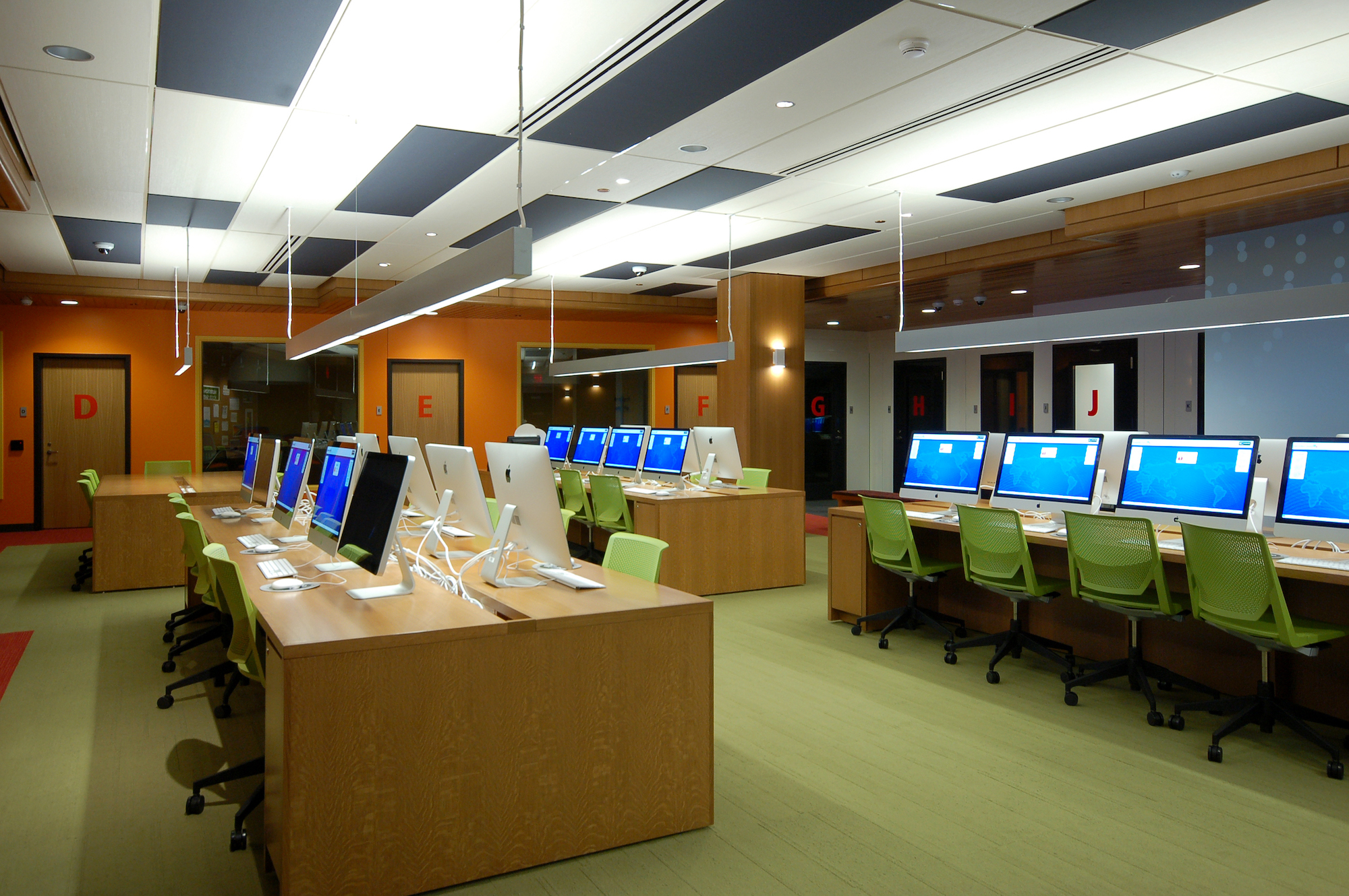 Fountaindale Media Center / Studio 300 - dsi-group.com